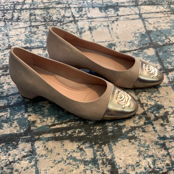 Taryn Rose | Shoes | Taryn Rose Suede Pumps | Poshmark